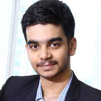 100+ Marketers Weigh-in on Outsourcing vs Staffing In-House Writers